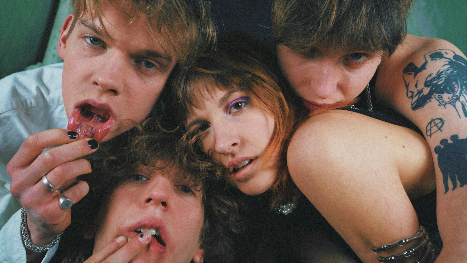 Leftovers liefern uns ein Debüt voller "Krach" und ohne Kompromisse ...